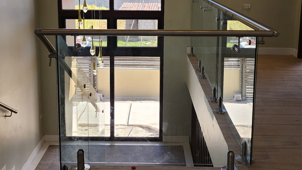 Barandales aluminio vidrio – VIALUM HONDURAS