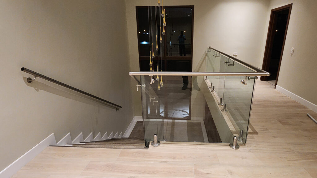 Barandales aluminio vidrio – VIALUM HONDURAS