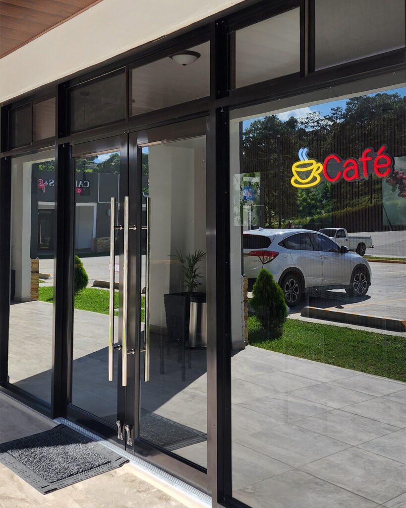 Fachada integral doble hoja – VIALUM HONDURAS